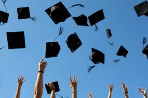 Birretes de Graduación: 25 Diseños que Debes Ver Ahora